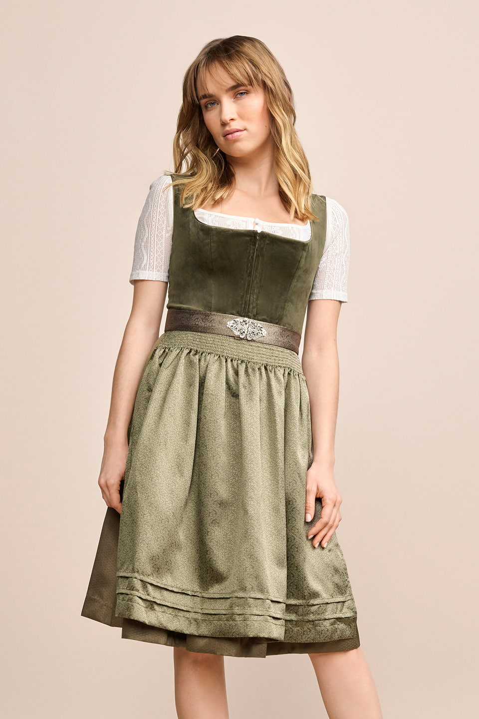 Dirndl kaufen » Entdecke die schönsten Dirndl 2025!